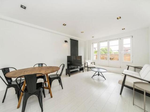 2 bedroom flat for rent in Chicksand Street, Spitalfields, E1