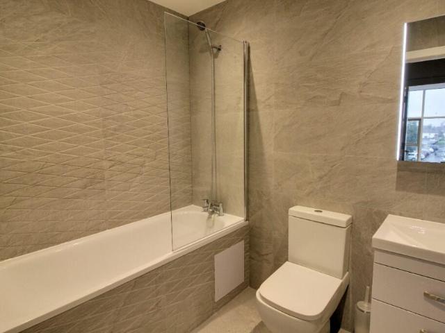 2 bedroom flat for rent in Chichester Road, Southend On Sea, Essex, SS1