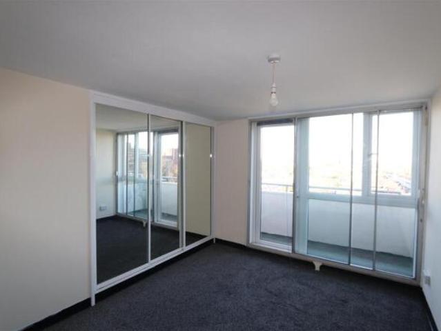 2 bedroom flat for rent in Chichester Road, Southend On Sea, SS1