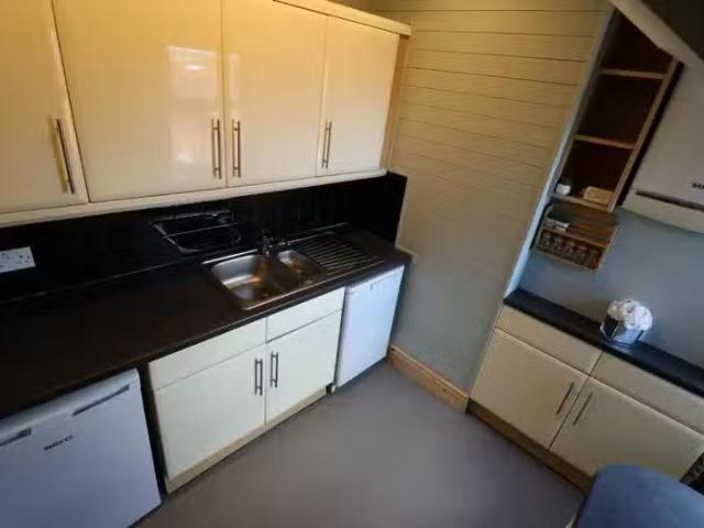 2 bedroom flat for rent in Chichester Street, Chester, Cheshir.