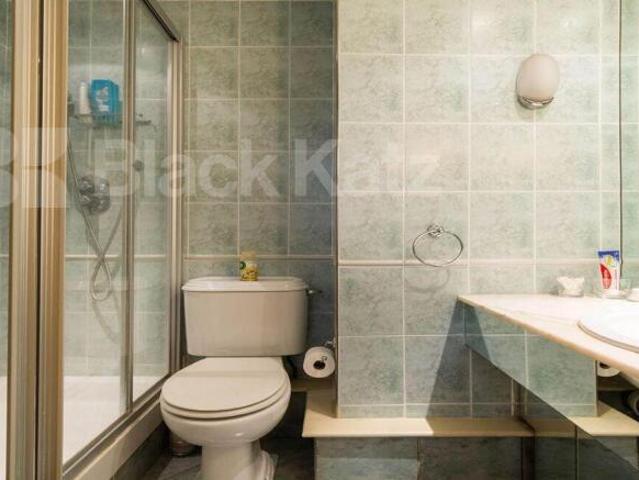 2 bedroom flat for rent in Chiltern Court, Baker Street NW1