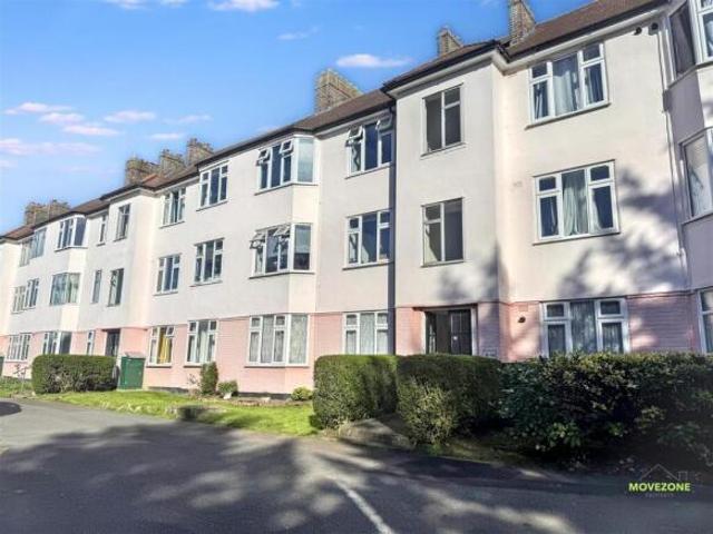 2 bedroom flat for rent in Chinbrook Road, London, SE12