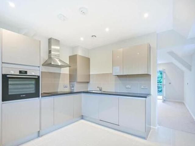 2 Bedroom Flat For Rent In Chiswick