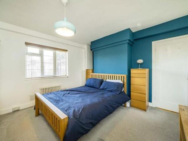 2 bedroom flat for rent in, Chiswick Village, W4