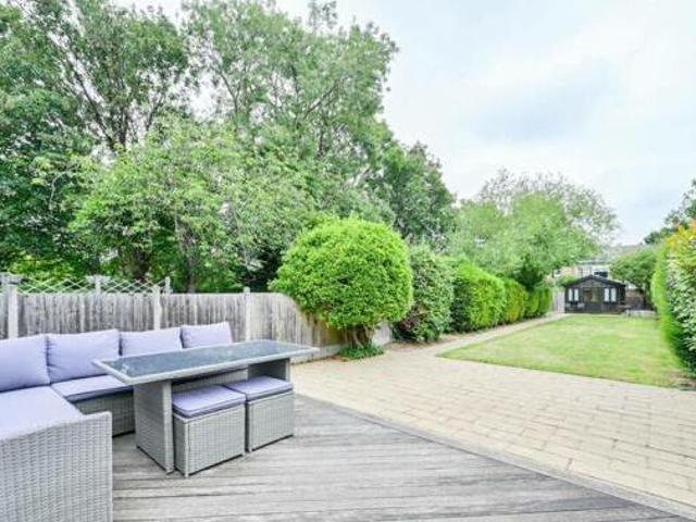2 Bedroom Flat For Rent In Chiswick, London