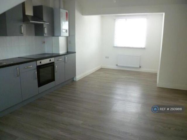 2 bedroom flat for rent in Christchurch Road, Bournemouth, BH7