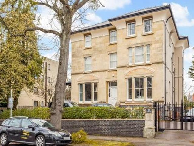 2 bedroom flat for rent in Christchurch Road Cheltenham GL50