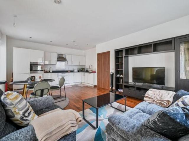 2 bedroom flat for rent in Christchurch Way, Greenwich, London, SE10