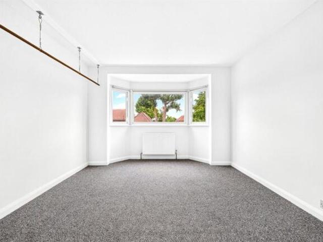 2 bedroom flat for rent in Church Lane, Walthamstow, London, E17