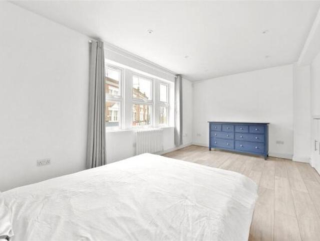 2 bedroom flat for rent in Church Lane, Leytonstone, London, E11