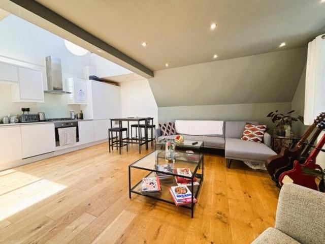 2 bedroom flat for rent in Church St, Tonbridge, TN9