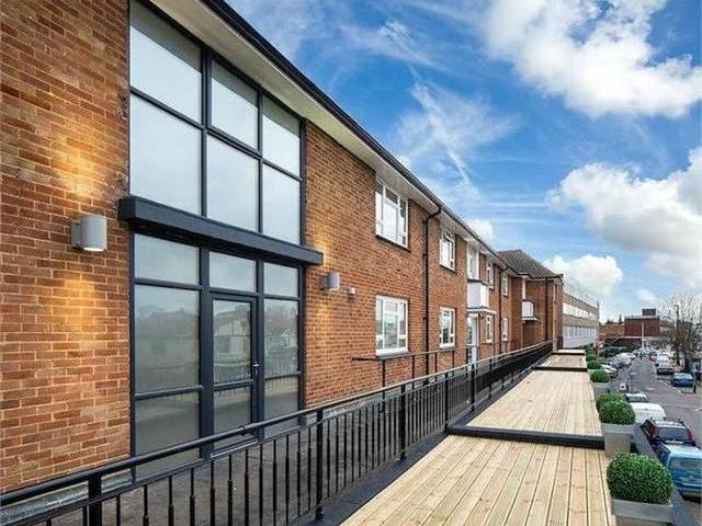 2 bedroom flat for rent in Church Road Ashford TW15