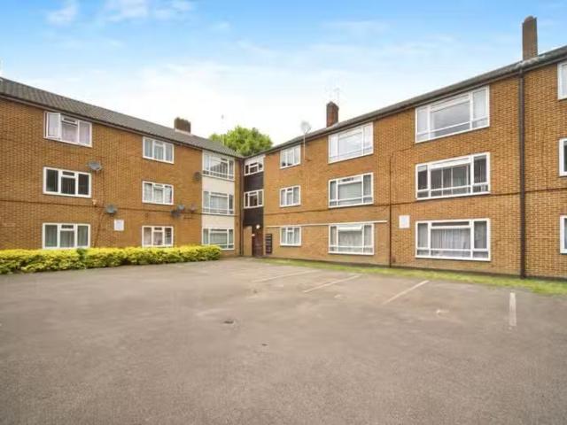 2 bedroom flat for rent in Church Road, E10 5JU, E10