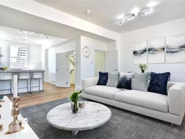2 bedroom flat for rent in Church Road, Hove, BN3