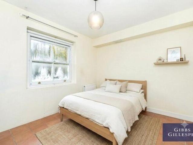2 bedroom flat for rent in Churchfield Road, London, W3