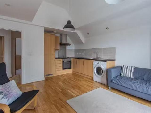 2 bedroom flat for rent in Churchill Way, City Centre, CF10