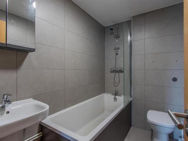 2 bedroom flat for rent in Churchill Way, City Centre, CF10