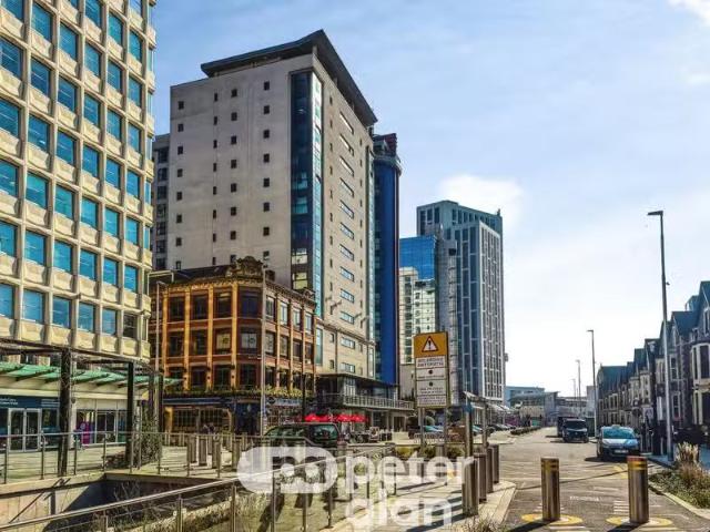 2 bedroom flat for rent in Churchill Way, Landmark Place, City.