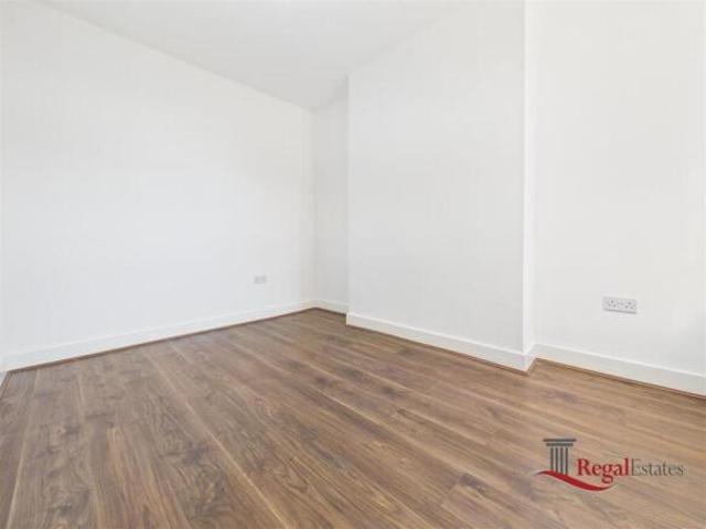 2 bedroom flat for rent in Churchmead Road, London, NW10 2JX, NW10
