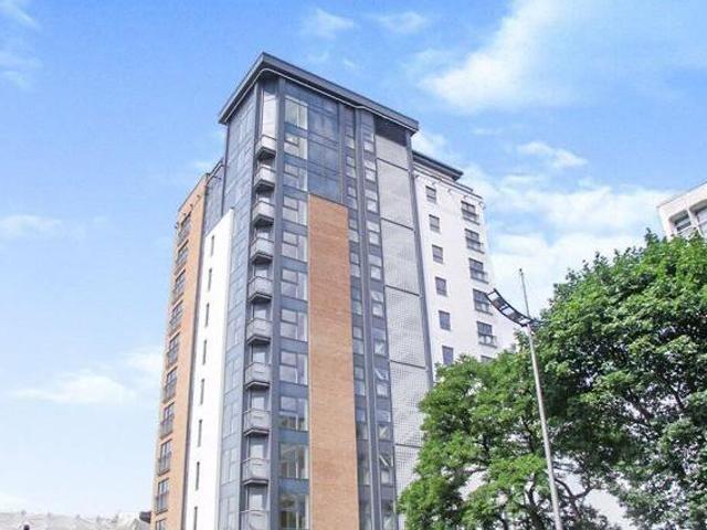 2 Bedroom Flat For Rent In City Centre, Salford