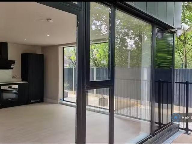 2 bedroom flat for rent in City Green Block A, Birmingham, B26