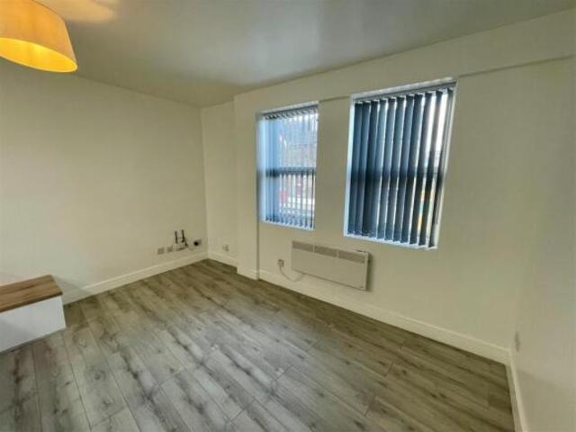 2 bedroom flat for rent in City Rd, Roath, CF24