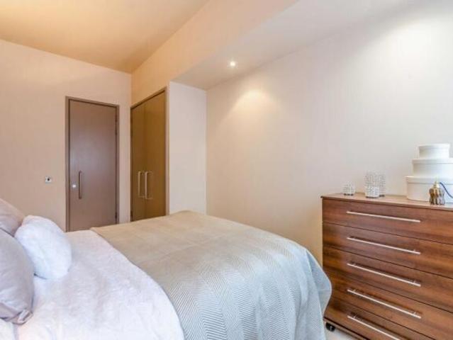 2 bedroom flat for rent in City Road, City, London, EC1V