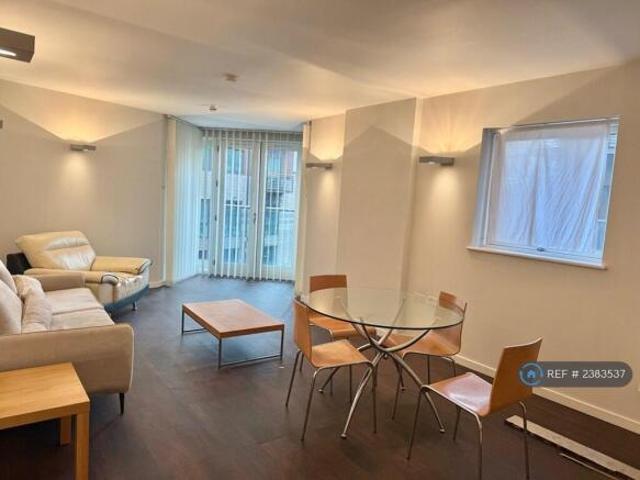 2 bedroom flat for rent in City Road East, Manchester, M15