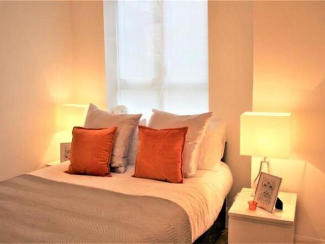 2 bedroom flat for rent in City Road, Islington, London, EC1V