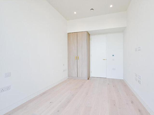 2 bedroom flat for rent in City Road, London, EC1V