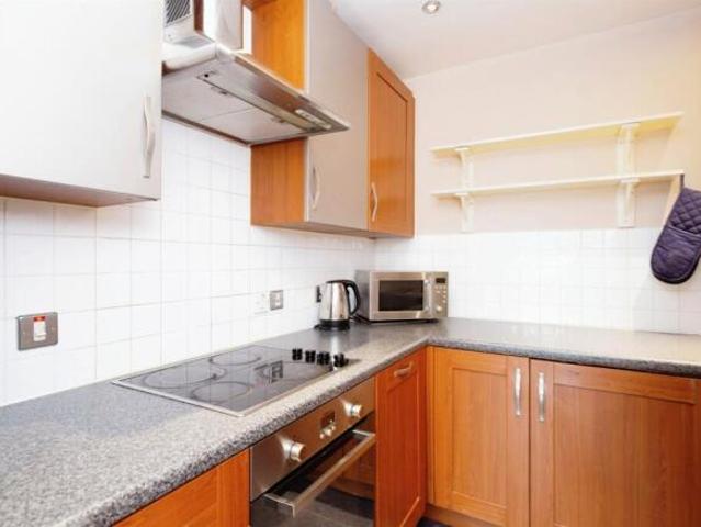 2 bedroom flat for rent in City South, City Road East, M15
