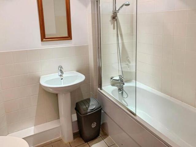 2 bedroom flat for rent in City Walk, Leeds, West Yorkshire, LS11