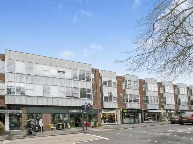 2 bedroom flat for rent in Commercial Road, Ashley Cross, BH14