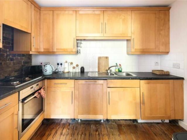 2 bedroom flat for rent in Commercial Street, Aldgate, London, E1