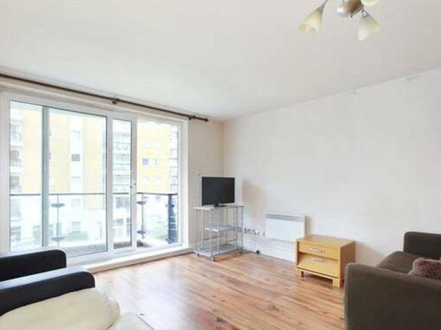 2 bedroom flat for rent in Compass House Wandsworth London SW18