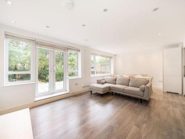 2 bedroom flat for rent in Compayne Gardens, West Hampstead, NW6