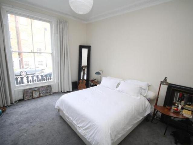 2 bedroom flat for rent in Compton Road, Islington, N1