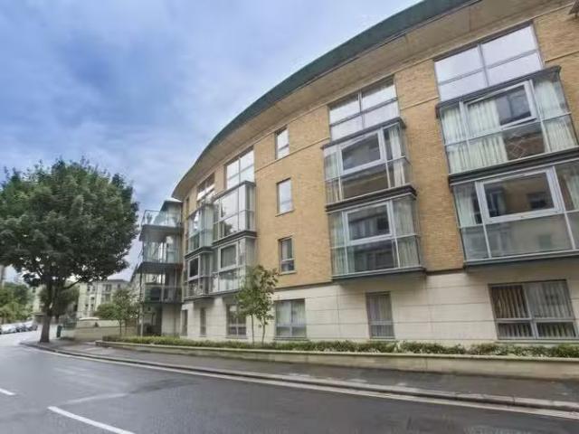 2 bedroom flat for rent in Contemporis, Merchants Road, BS8