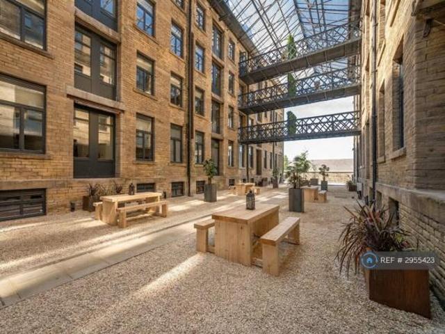 2 bedroom flat for rent in Conditioning House, Bradford, BD1