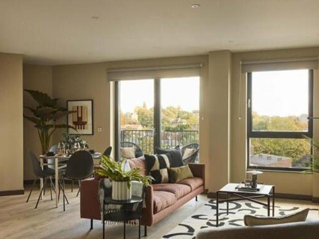 2 Bedroom Flat For Rent In Conington Road