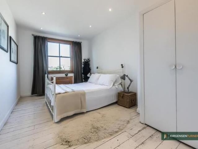 2 bedroom flat for rent in Coningham Road, Shepherds Bush, W12