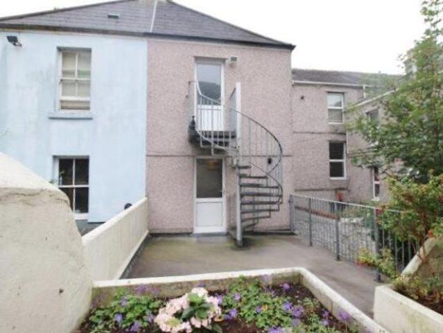2 bedroom flat for rent in Connaught Ave, Mutley, Plymouth, PL4