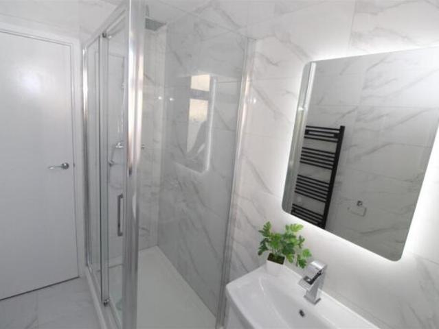 2 bedroom flat for rent in Connaught Road, Roath, Cardiff, CF24 3PW, CF24