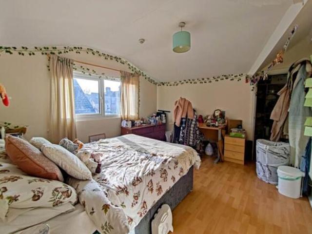 2 bedroom flat for rent in Connaught Road, Roath, CF24