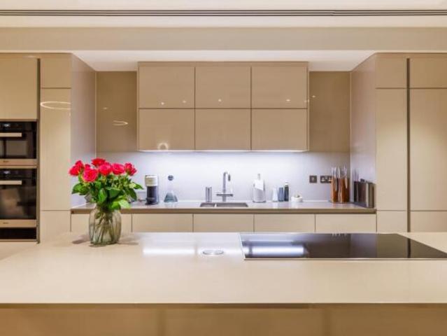 2 bedroom flat for rent in Conquest Tower, 130 Blackfriars Road, SE1