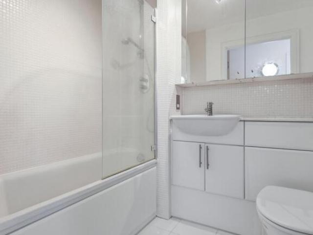 2 bedroom flat for rent in Constable House, Canary Wharf, E14