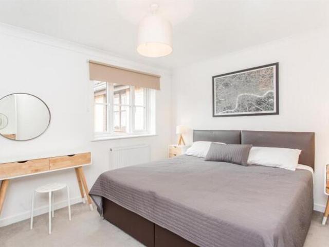 2 bedroom flat for rent in Consul House, Bow, E3