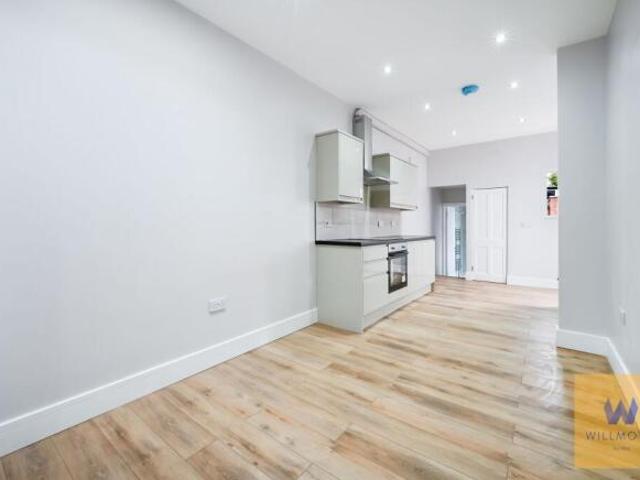 2 bedroom flat for rent in Coombe Lane, London, SW20