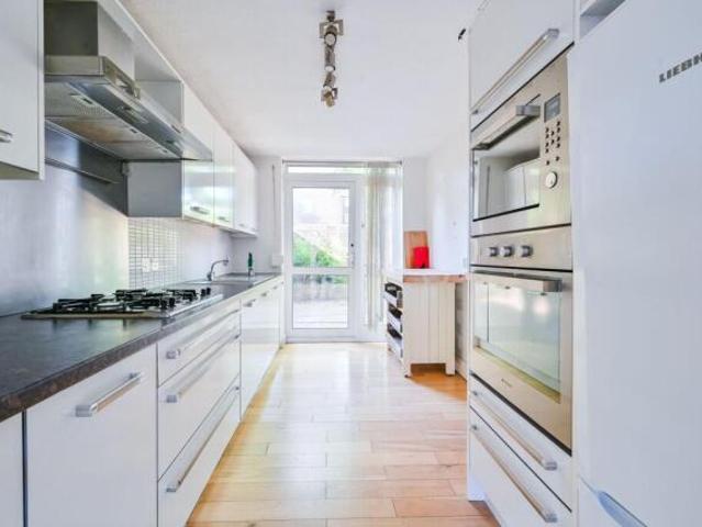 2 bedroom flat for rent in Coopers Lane, King's Cross, London, NW1