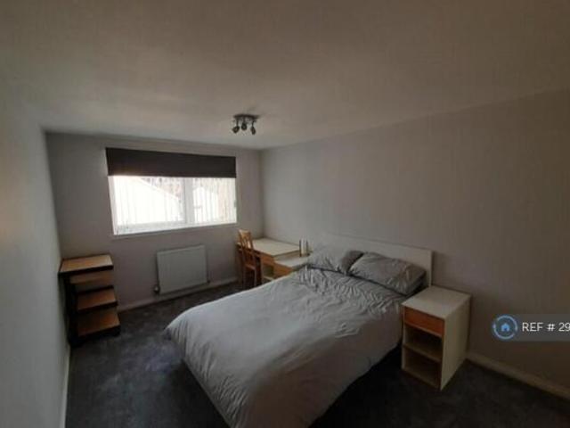 2 bedroom flat for rent in Coopers Well Street, Glasgow, G11
